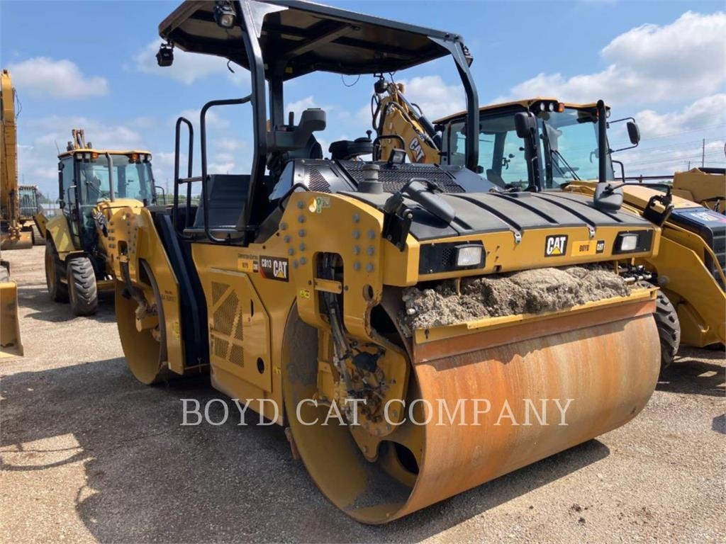 CAT CB13 - Rodillos de doble tambor - Construcción - CATERPILLAR WORLDWIDE