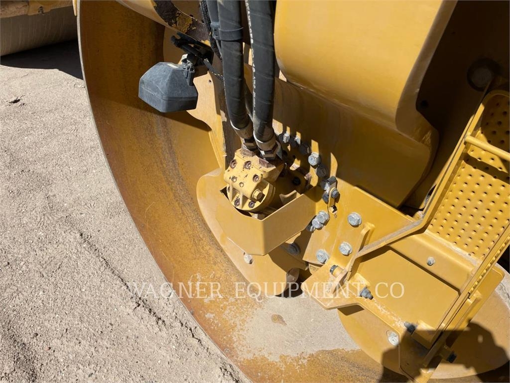 CAT CB16 - Compacteurs - Équipement De Construction - CATERPILLAR WORLDWIDE