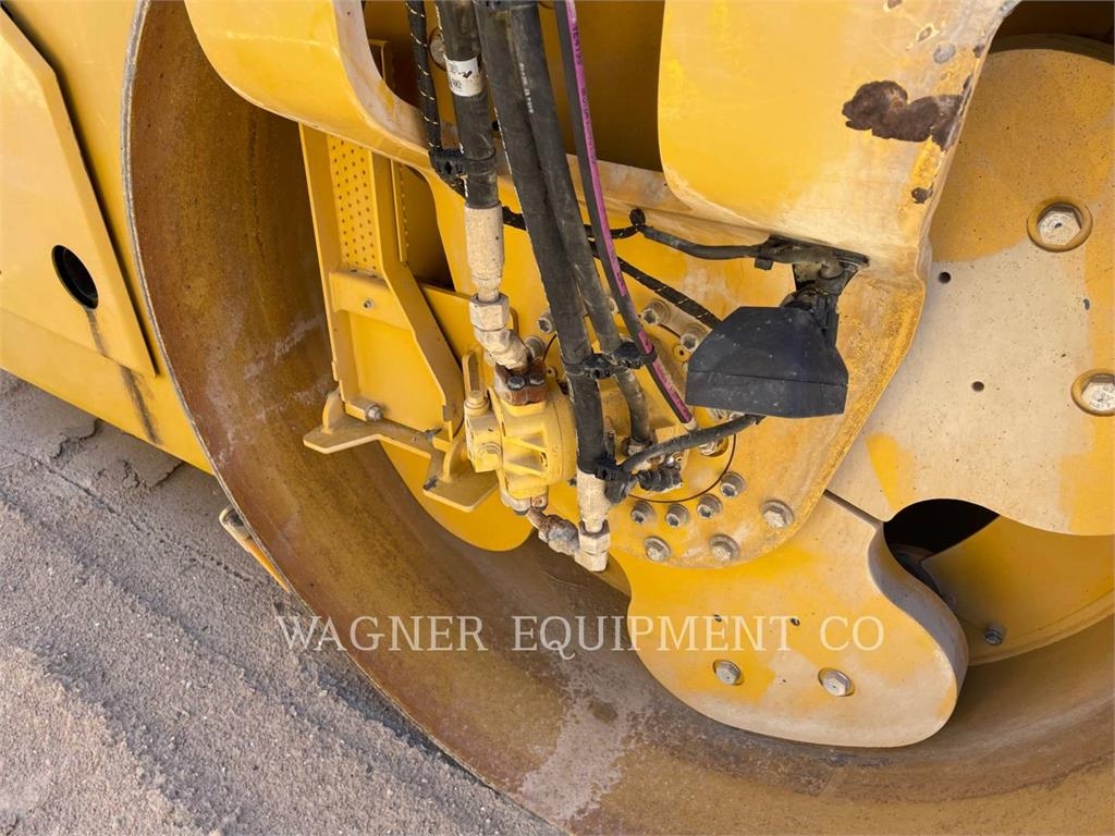 CAT CB16 - Compacteurs - Équipement De Construction - CATERPILLAR WORLDWIDE