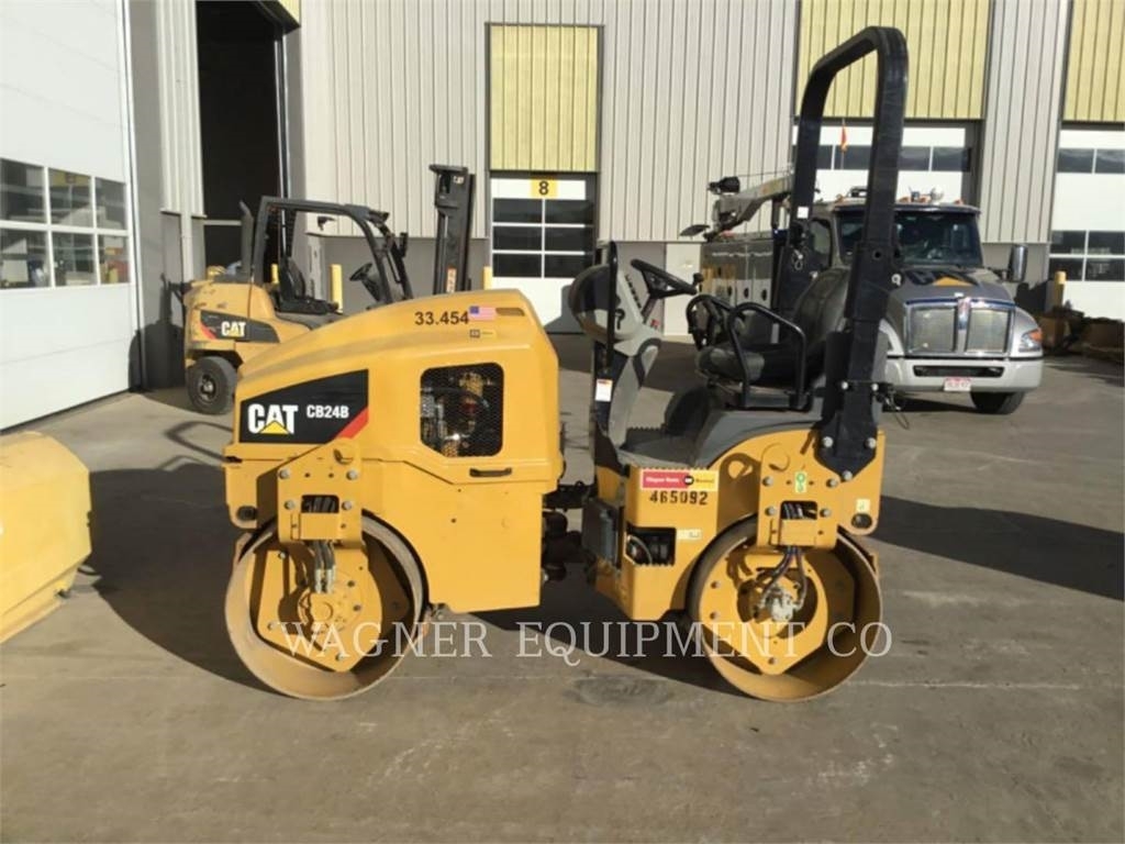 CAT CB24B - Compactadores - Construcción - CATERPILLAR WORLDWIDE