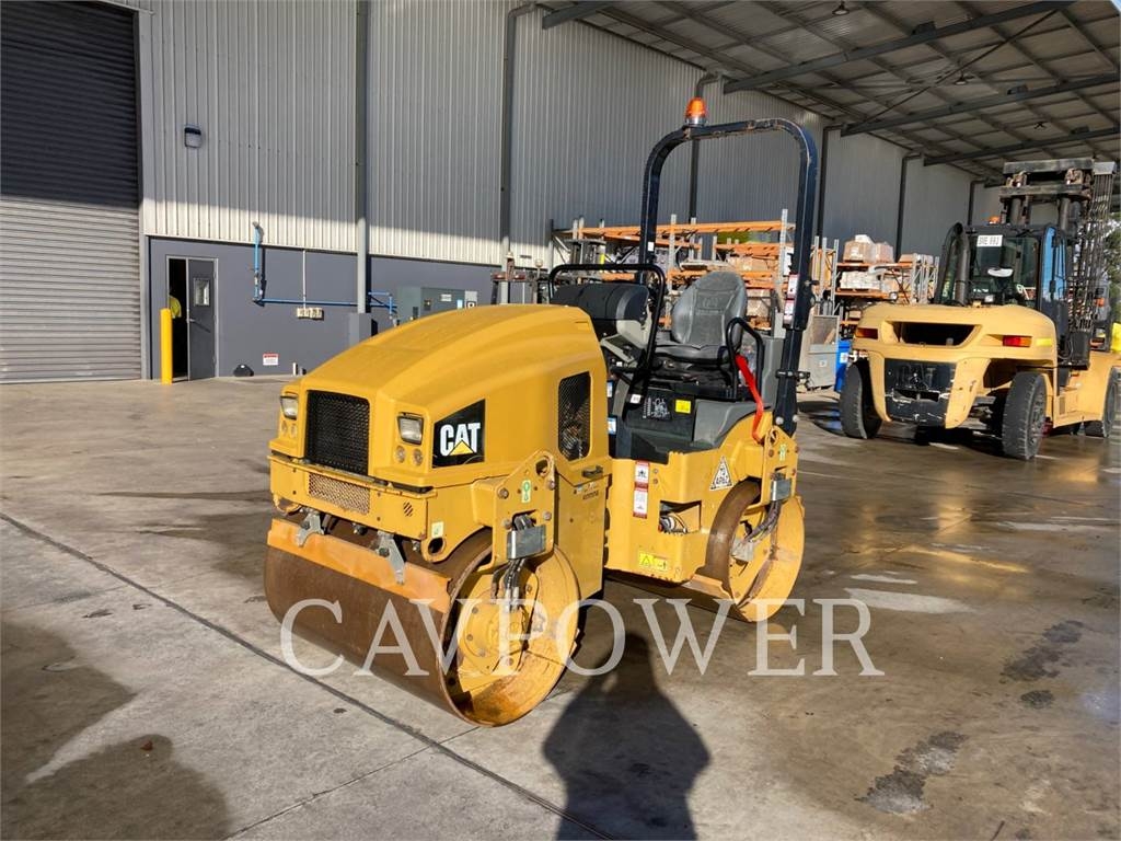 CAT CB24B - Cilindros Compactadores tandem - Equipamentos Construção ...