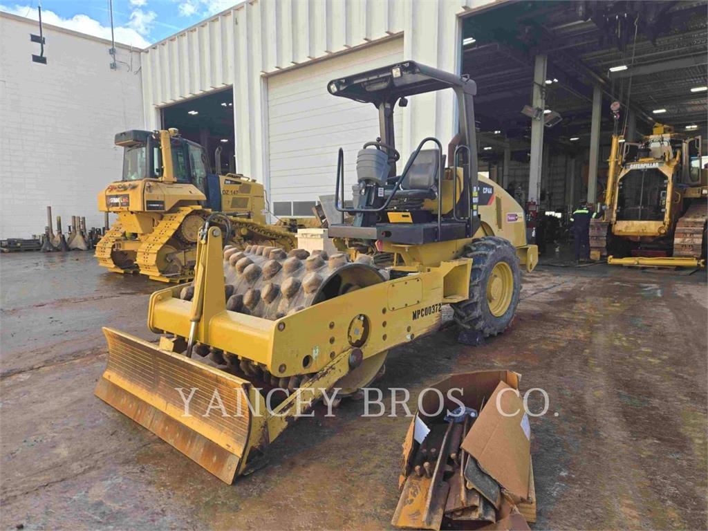 CAT CP44 - 单轮压路机 - 建筑设备 - CATERPILLAR WORLDWIDE