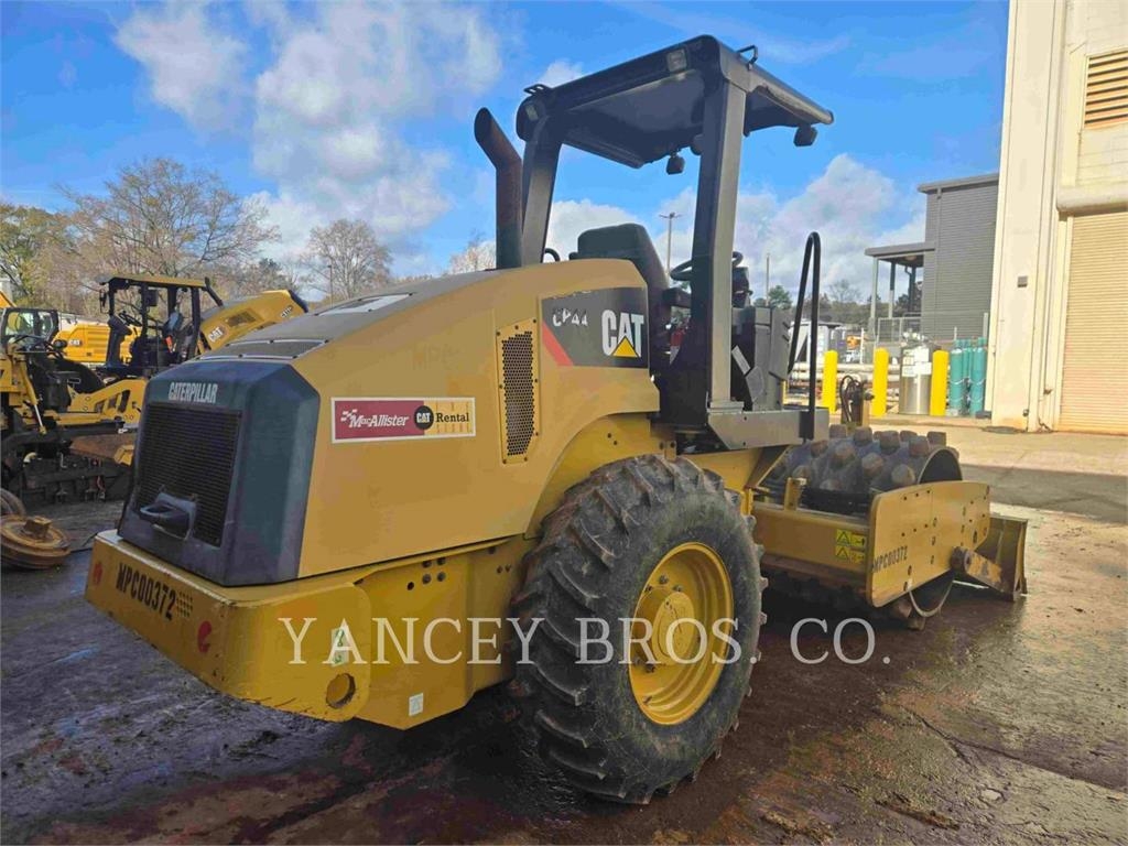 CAT CP44 - Rodillos de un solo tambor - Construcción - CATERPILLAR ...