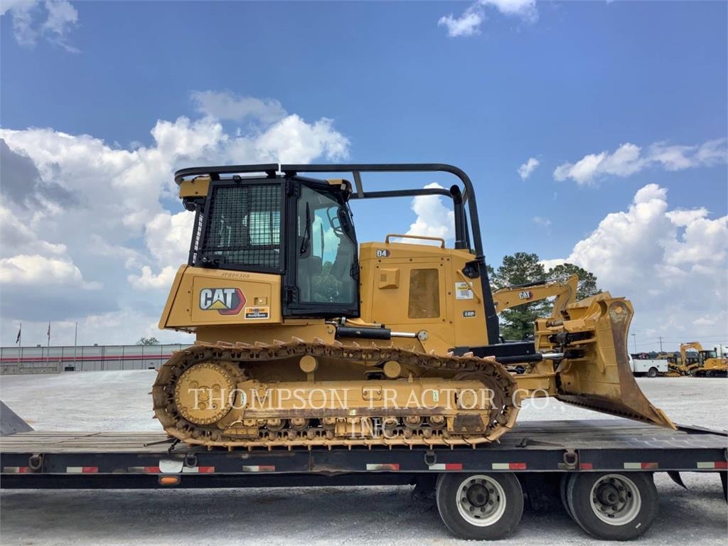 CAT D4