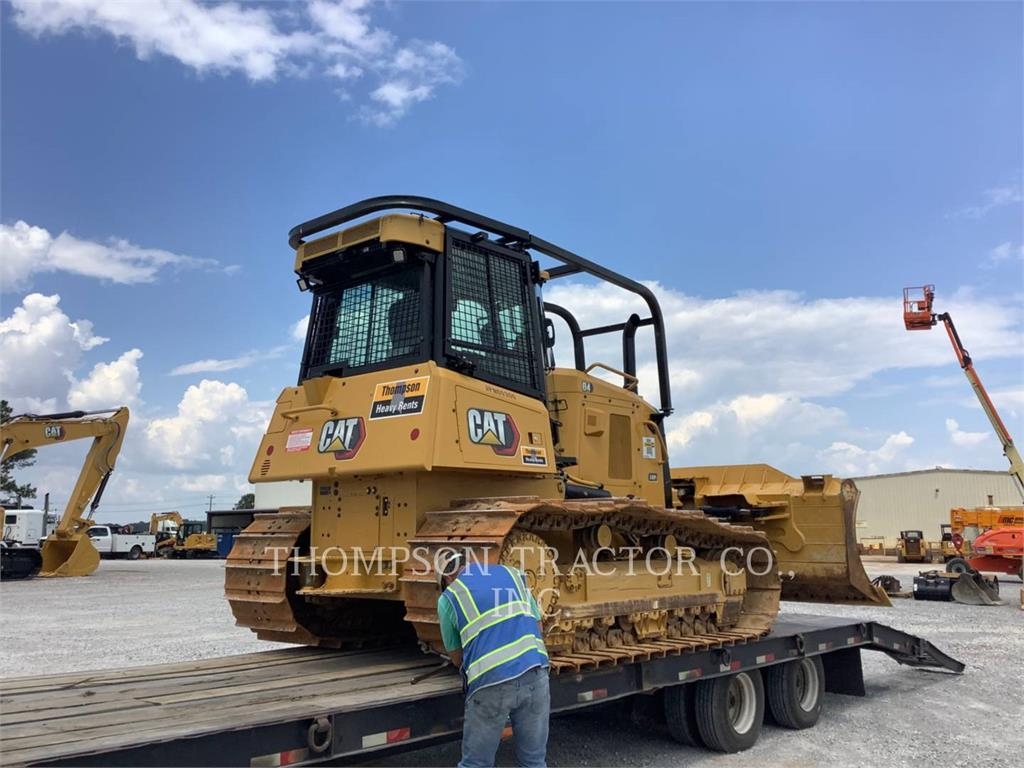 CAT D4