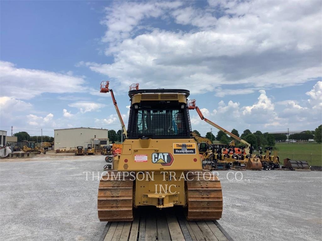 CAT D4