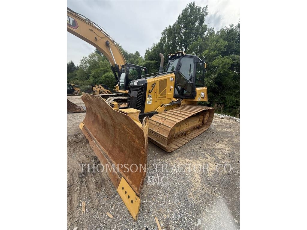 CAT D4