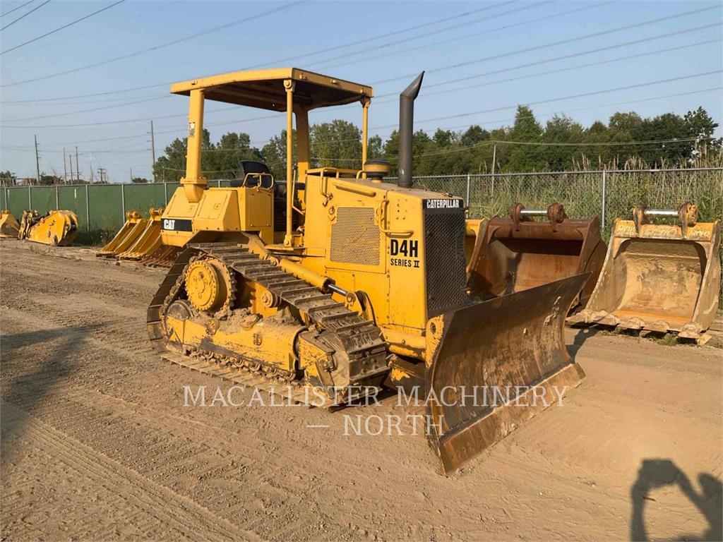 CAT D4H - Buldozer sobre oruga - Construcción - CATERPILLAR WORLDWIDE