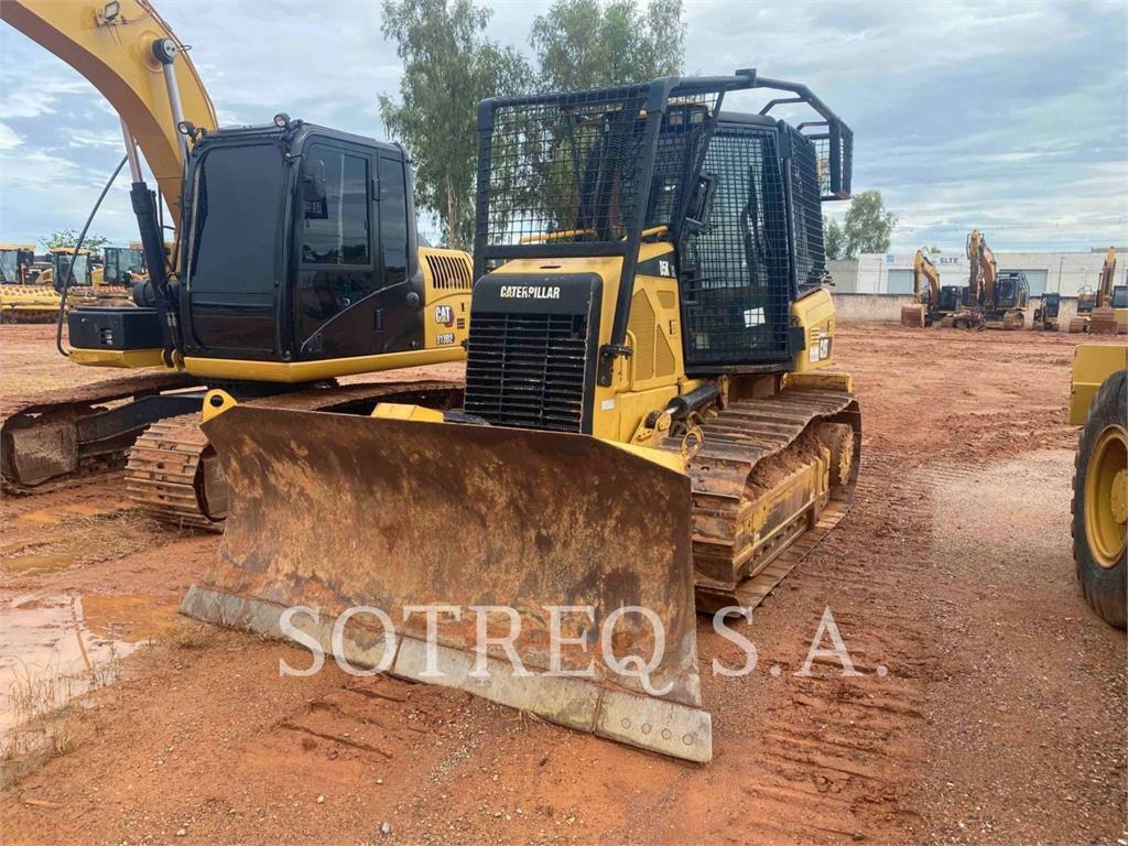 CAT D5K - Bulldozer - Bau-Und Bergbauausrüstung - CATERPILLAR WORLDWIDE