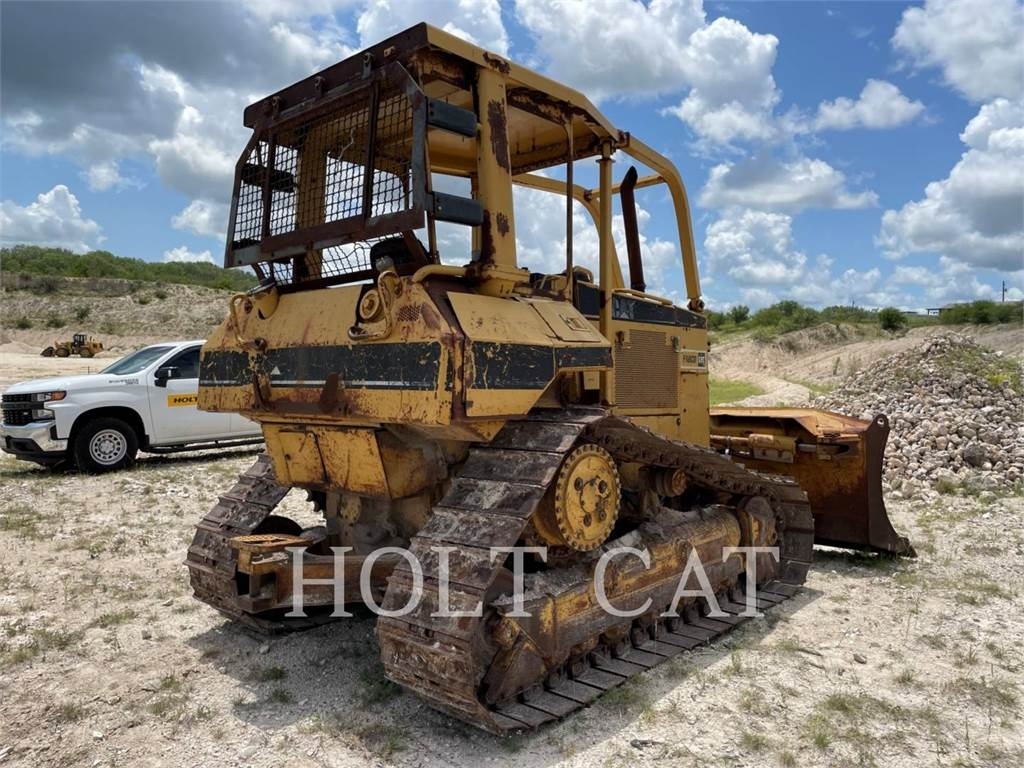 CAT D5M - Buldozer sobre oruga - Construcción - CATERPILLAR WORLDWIDE
