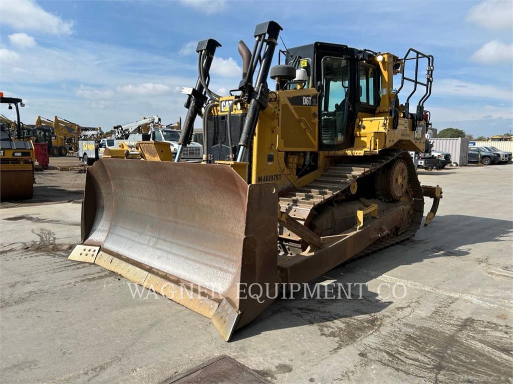 CAT D6T XL