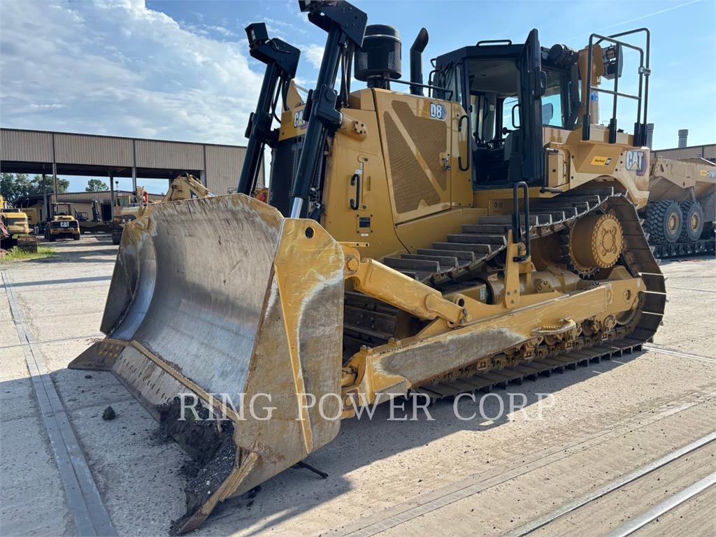 CAT D8