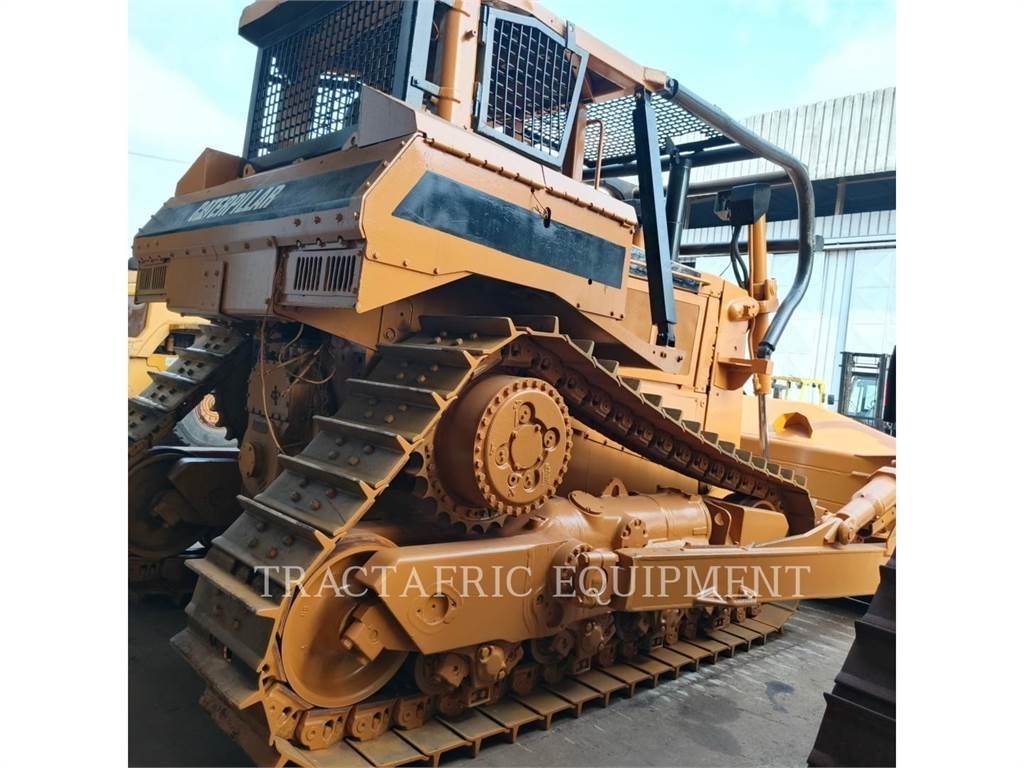 CAT D8N - ブルドーザー - 建設 - CATERPILLAR WORLDWIDE