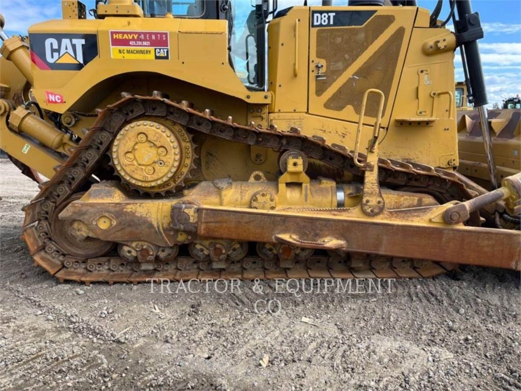 CAT D8T