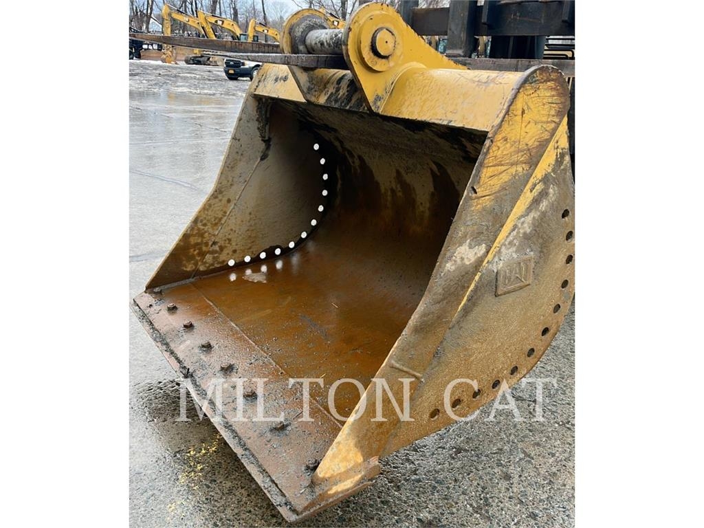 CAT ERPILLAR 72IN DITCH CLEANING BUCKET