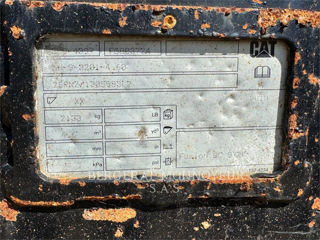 CAT GP BUCKET/ 4.6M3 / WITH FUSION QUICK COUPLER - herramienta ...
