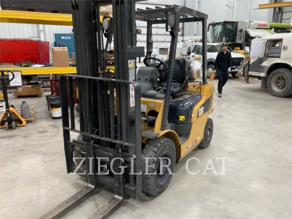 CAT GP25 - forklifts - Material Handling - CATERPILLAR WORLDWIDE