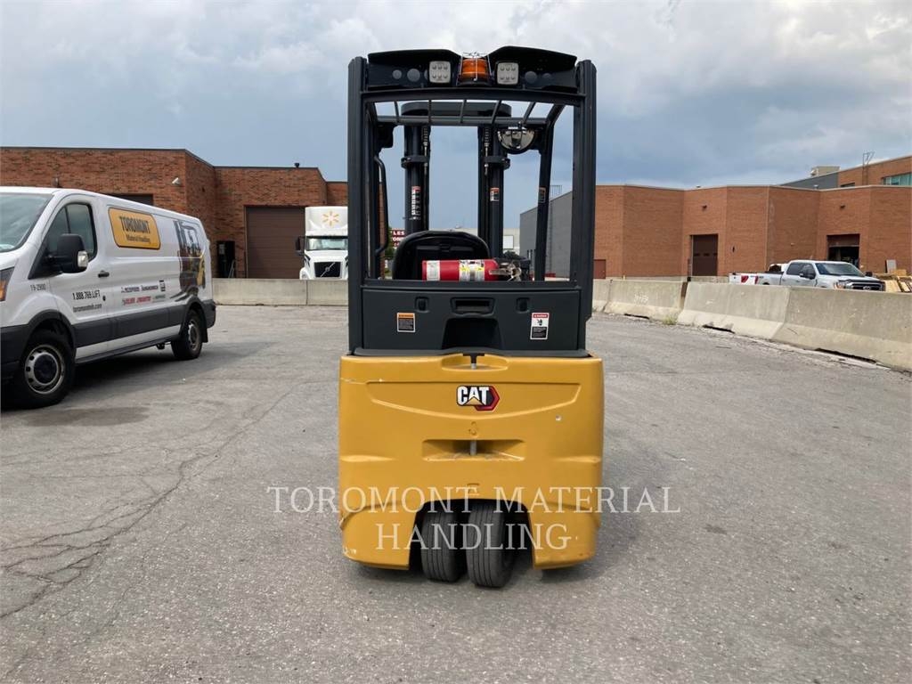 CAT LIFT TRUCKS 2ET4000 - Electric Forklifts - Material Handling ...