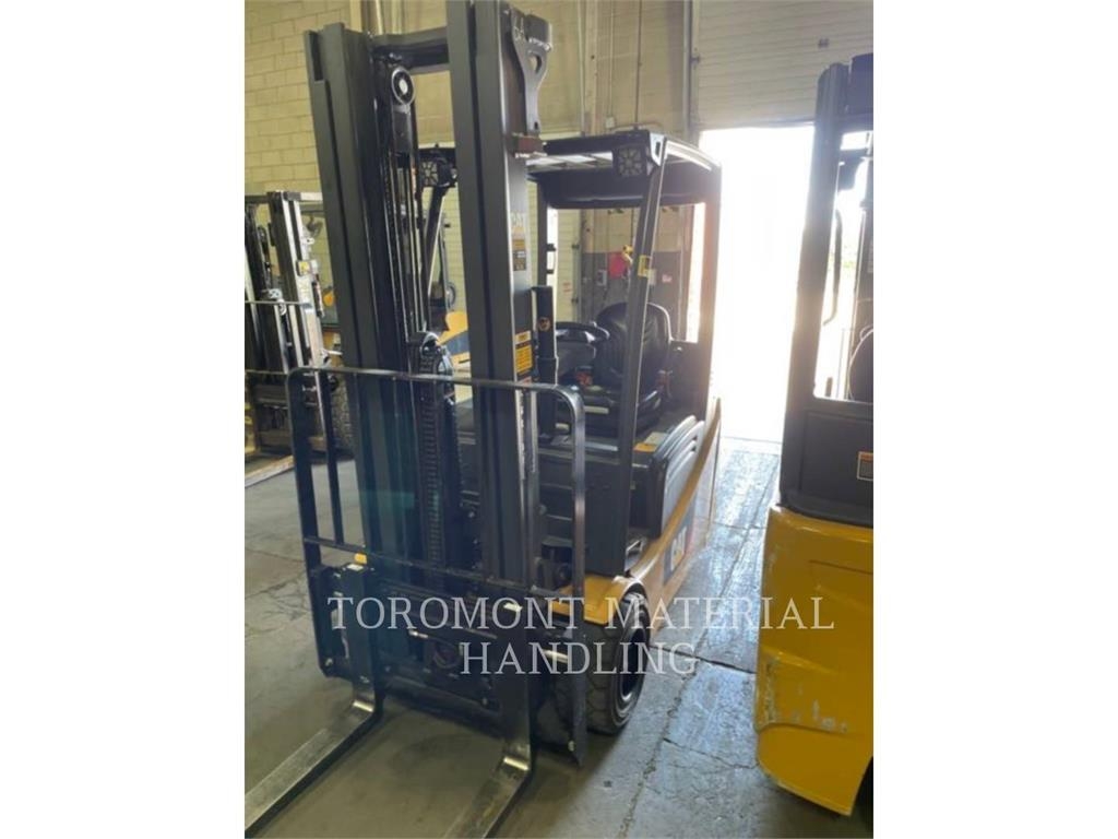 CAT LIFT TRUCKS 2ET4000 - Electric Forklifts - Material Handling ...