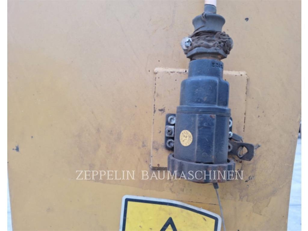 CAT MH3026-06C - 组装挖掘机 - 建筑设备 - CATERPILLAR WORLDWIDE