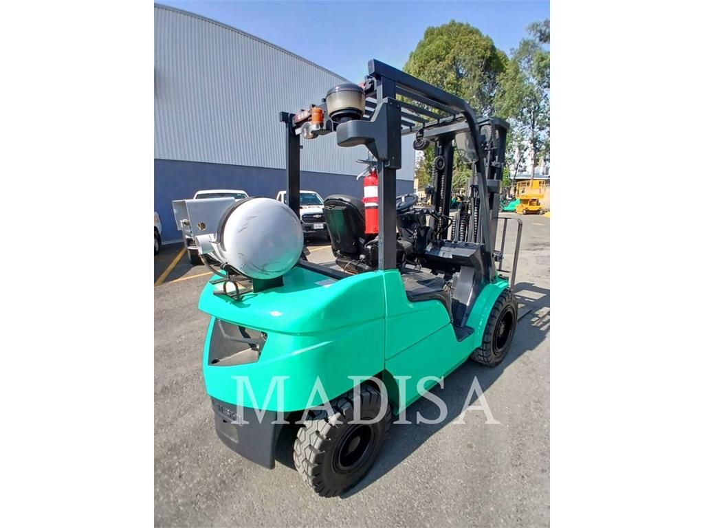 CAT MITSUBISHI FG30N-LP - フォークリフト - 資材運搬車 - CATERPILLAR WORLDWIDE