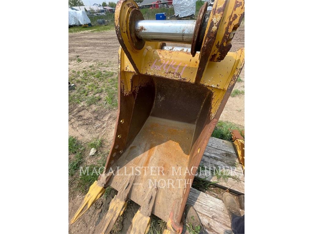 CAT WORK TOOLS (SERIALIZED) DB 42 SDBKT - 挖斗 - 建筑设备 - CATERPILLAR WORLDWIDE
