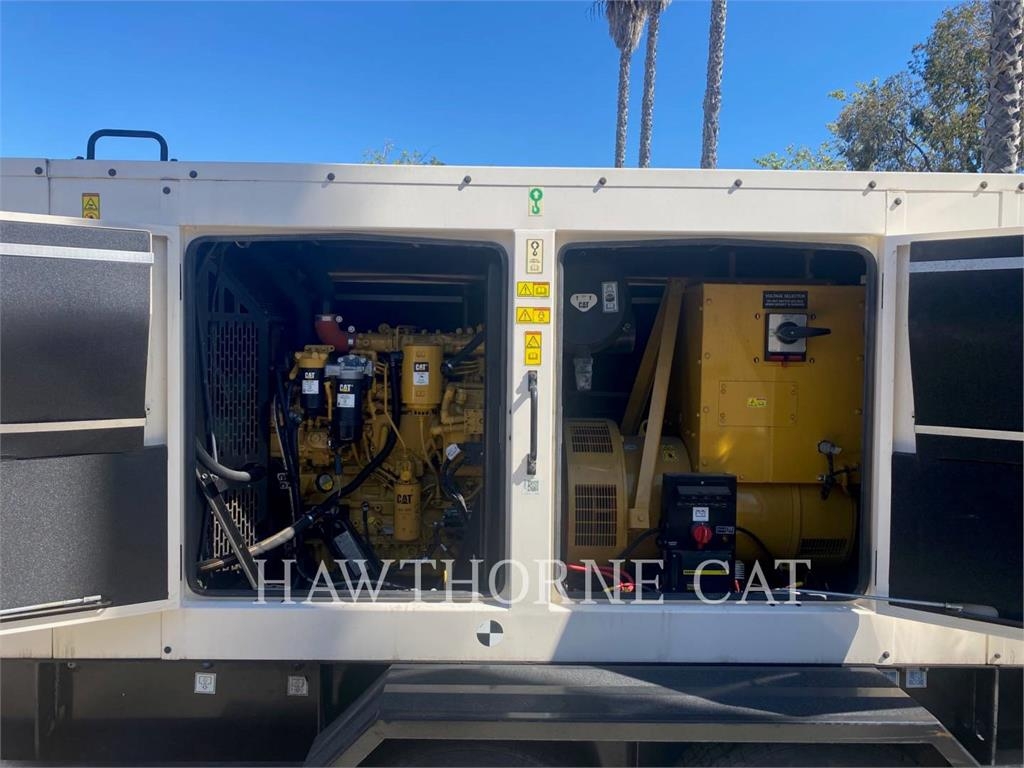 CAT XQ230 T4F - grupos electrógenos móviles - Construcción ...
