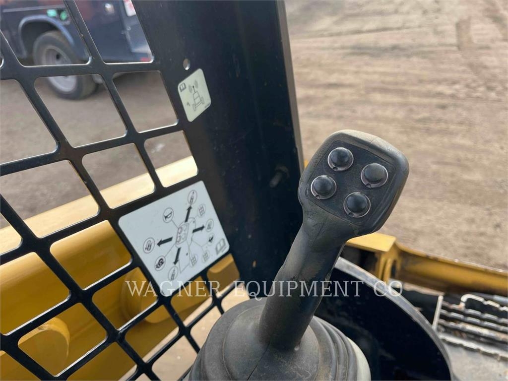 Caterpillar 236D HF - Mini incarcator - Constructii - CATERPILLAR WORLDWIDE