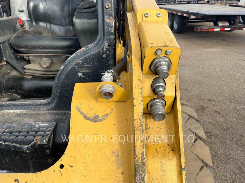 Caterpillar 236D HF - Mini incarcator - Constructii - CATERPILLAR WORLDWIDE