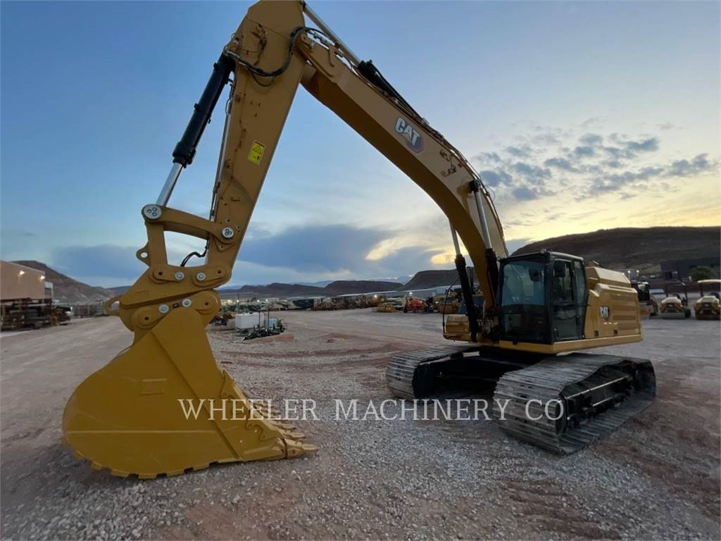 2023 Caterpillar 352 TH For Sale - 672,000 USD | Cat Used
