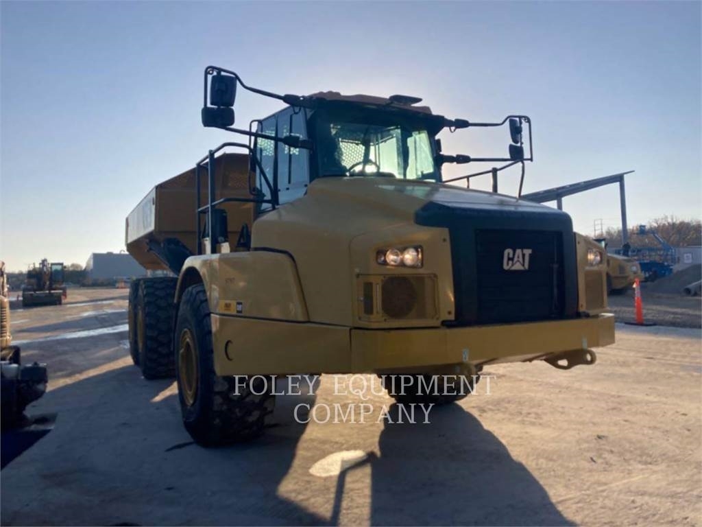 铰接式自卸车 - 建筑机械 - CATERPILLAR WORLDWIDE