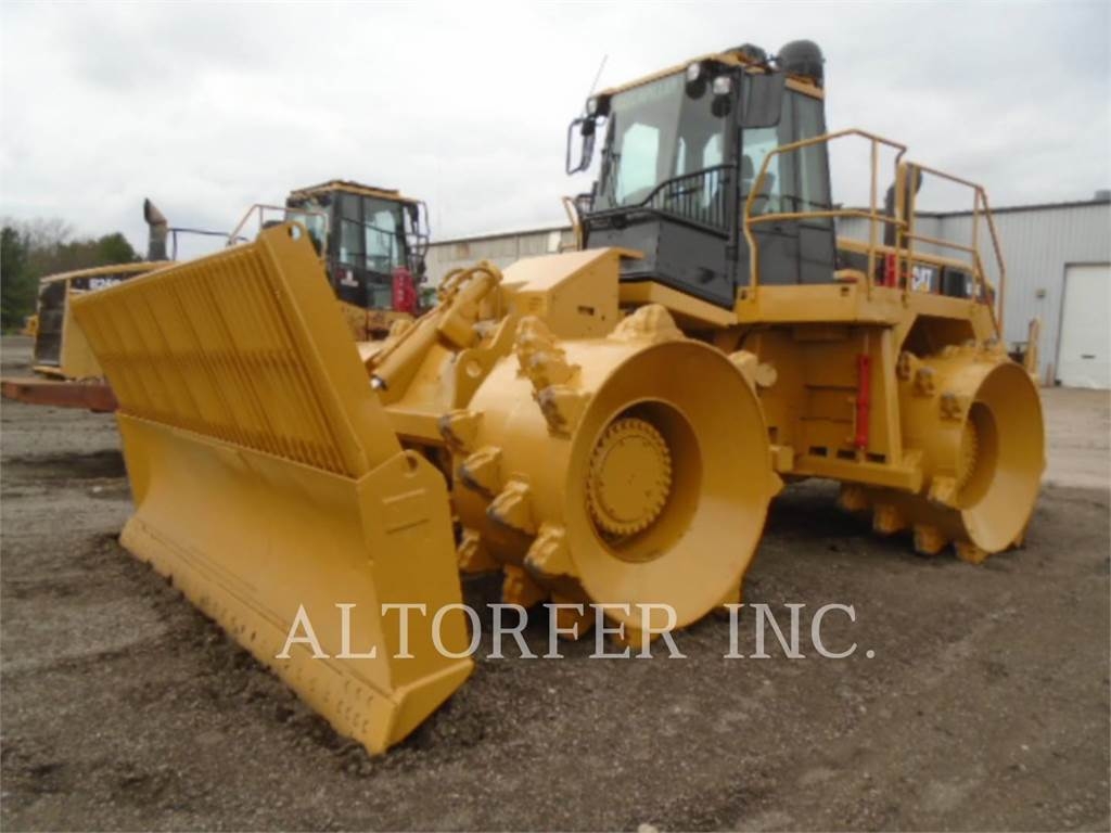 Caterpillar 826G - Dozers - Construction - CATERPILLAR WORLDWIDE