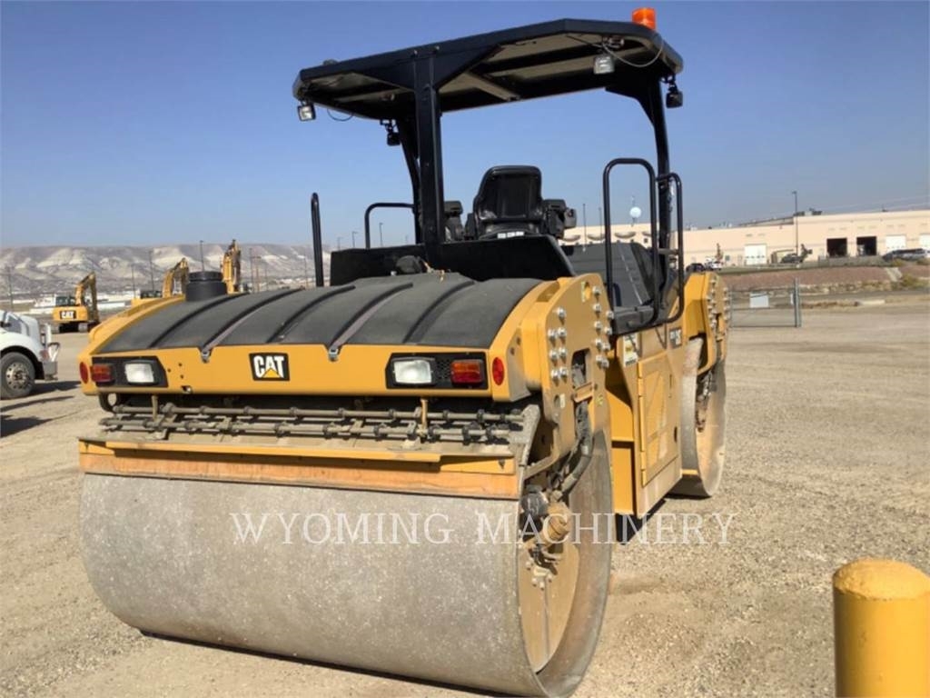 Compactadores - Maquinaria de construcción - CATERPILLAR WORLDWIDE