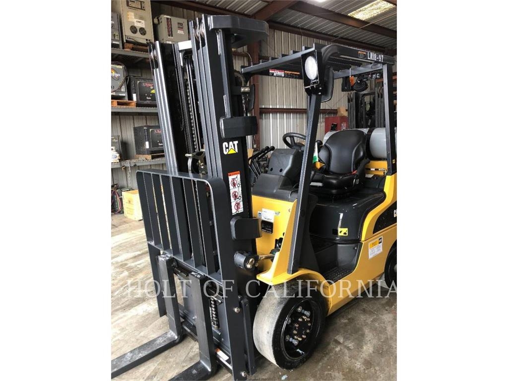 其他叉车 - 物流运输 - CATERPILLAR WORLDWIDE