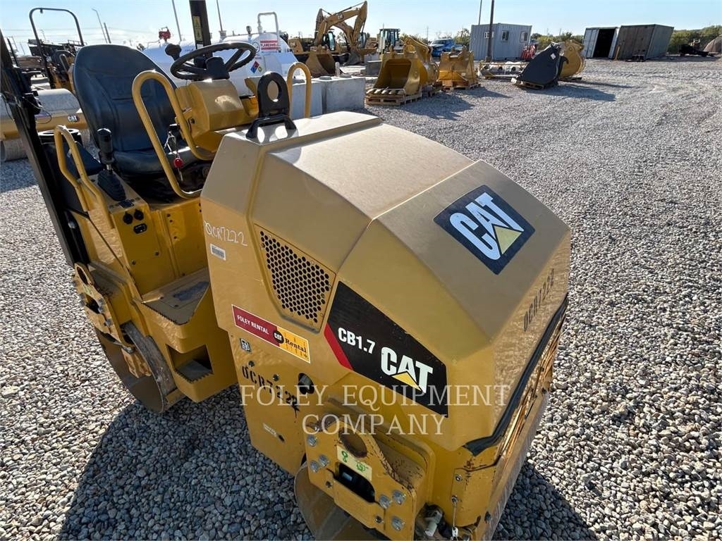 Caterpillar CB1.7-03 - ソイルコンパクター - 建設 - CATERPILLAR WORLDWIDE