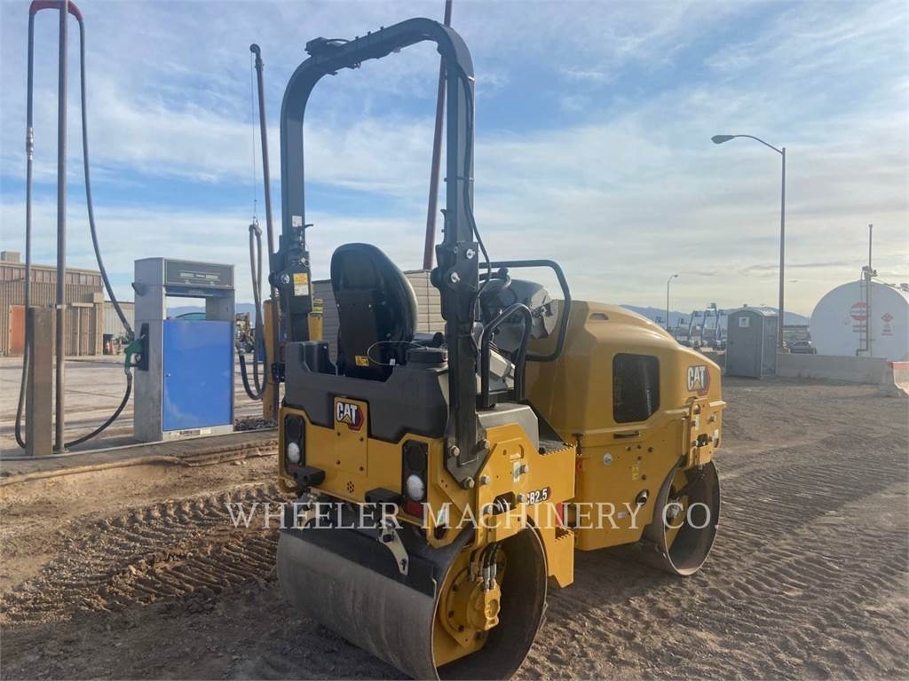 Caterpillar CB2.5 - 双轮压路机 - 建筑设备 - CATERPILLAR WORLDWIDE