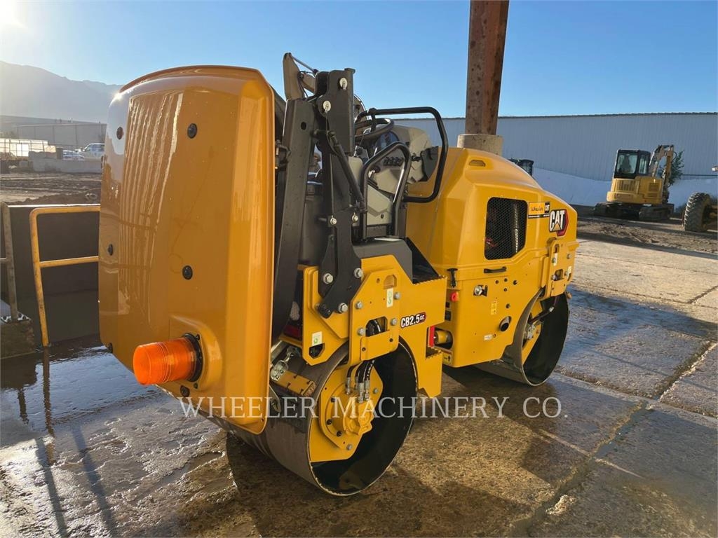 Caterpillar CB2.5 GC - Rodillos de doble tambor - Construcción ...