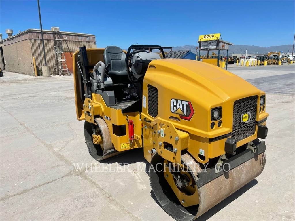 Caterpillar CB2.7 GC - Rodillos de doble tambor - Construcción ...