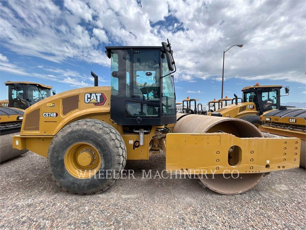 Caterpillar CS74B