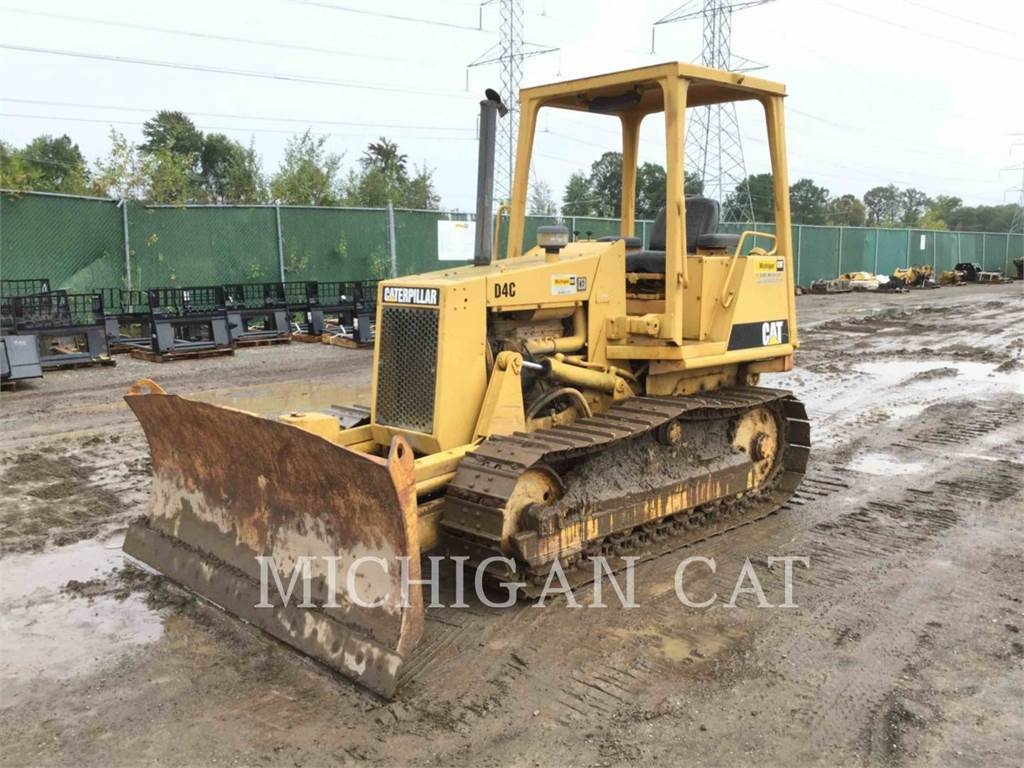 Caterpillar D4C - Dozers - Construction - CATERPILLAR WORLDWIDE