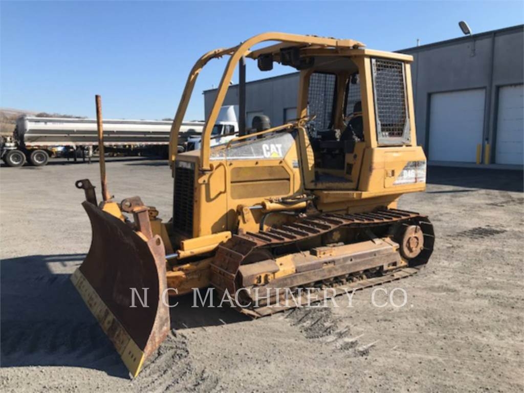 Caterpillar D4G XL - Dozers - Construction - CATERPILLAR WORLDWIDE