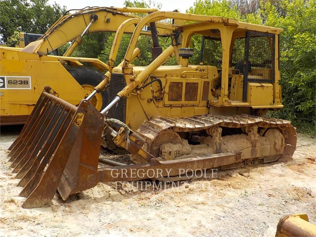 Caterpillar D6D - Dozers - Construction - CATERPILLAR WORLDWIDE