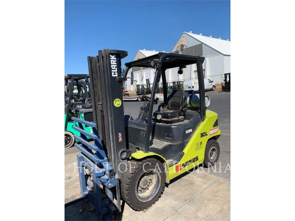 Clark Rough Terrain Forklifts: Off Road & All Terrain | Ritchie List