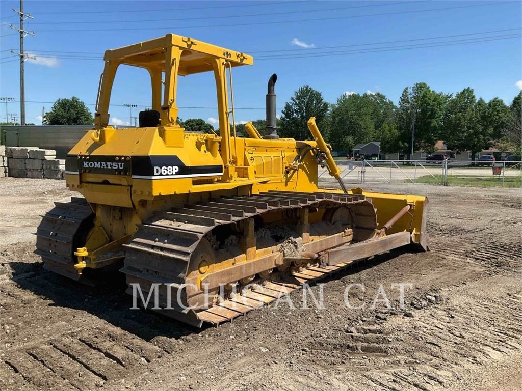 Komatsu D68