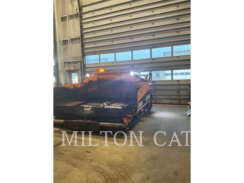 LeeBoy 8500E - Asfaltadoras - Construcción - CATERPILLAR WORLDWIDE