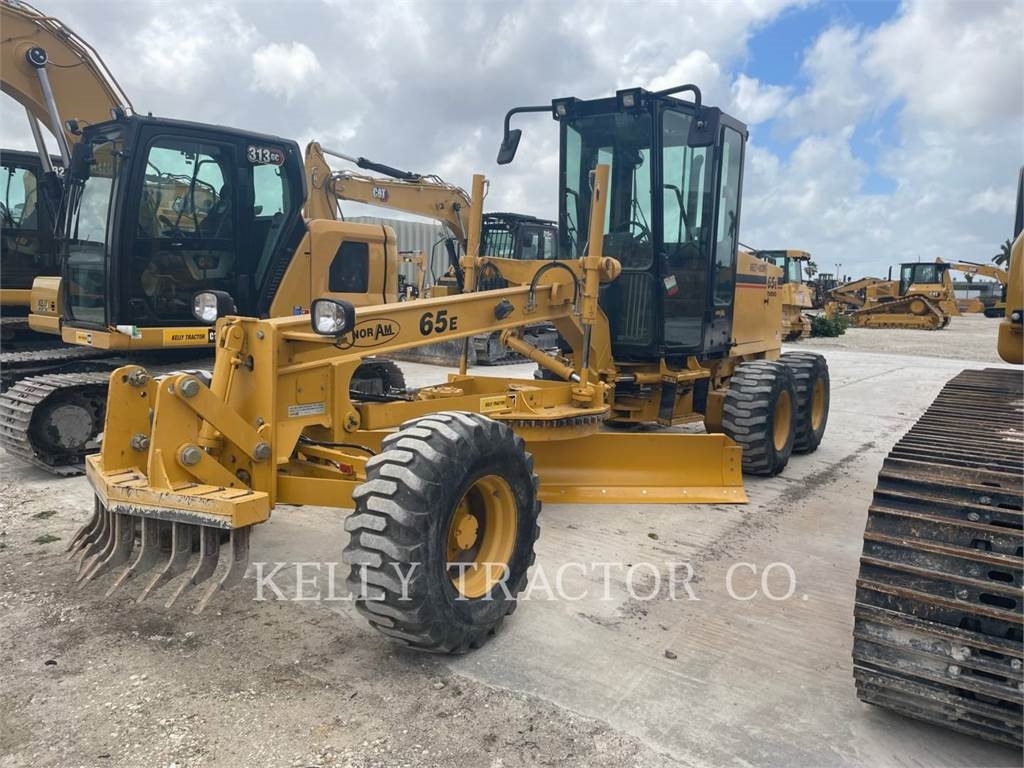 Noram 65E - motoniveladoras para minería - Construcción - CATERPILLAR ...