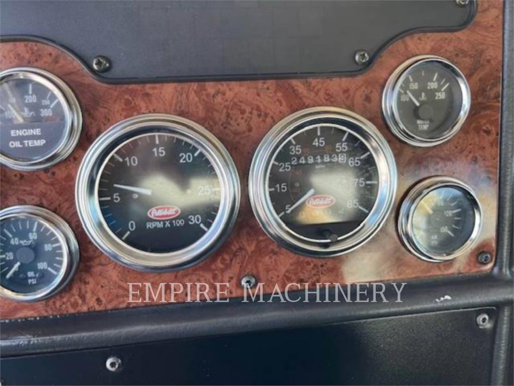 2005 Peterbilt (OBSOLETE) CRANE TK For Sale - 30,000 USD | Cat Used