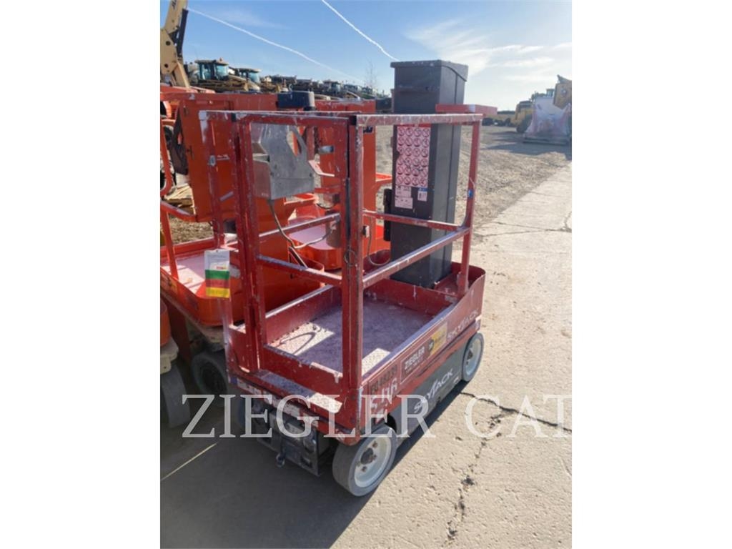 SkyJack SJ16 - levantamiento - tijera - Construcción - CATERPILLAR ...