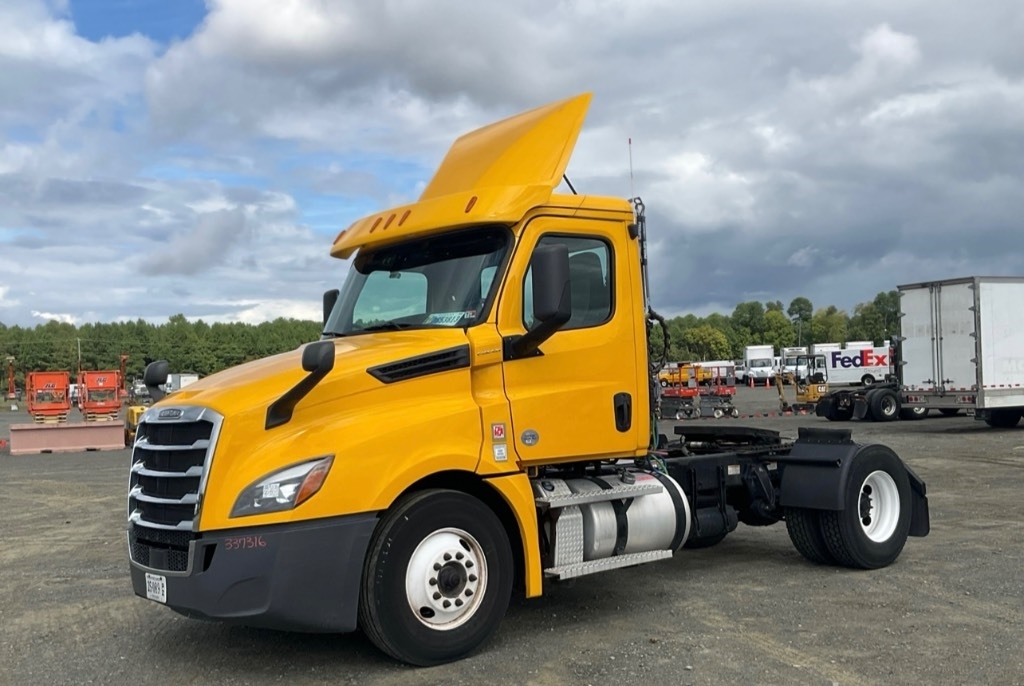 Freightliner Cascadia 126