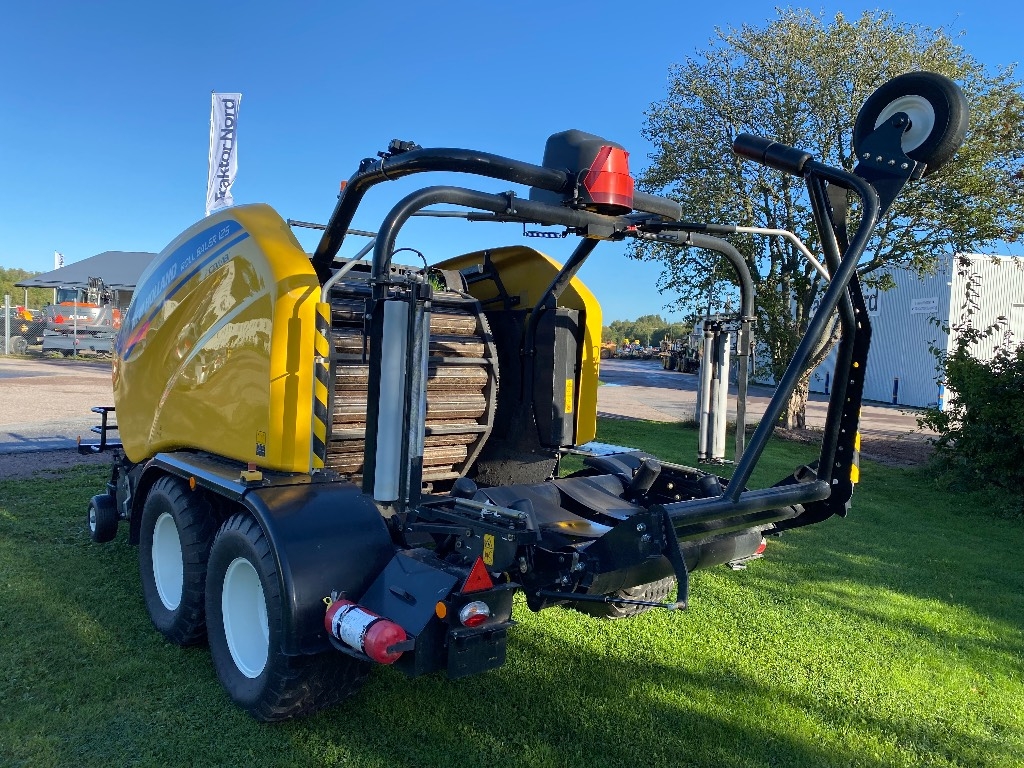 New Holland RB125 Combipress - Rundbalspressar - Lantbruk - Traktor Nord